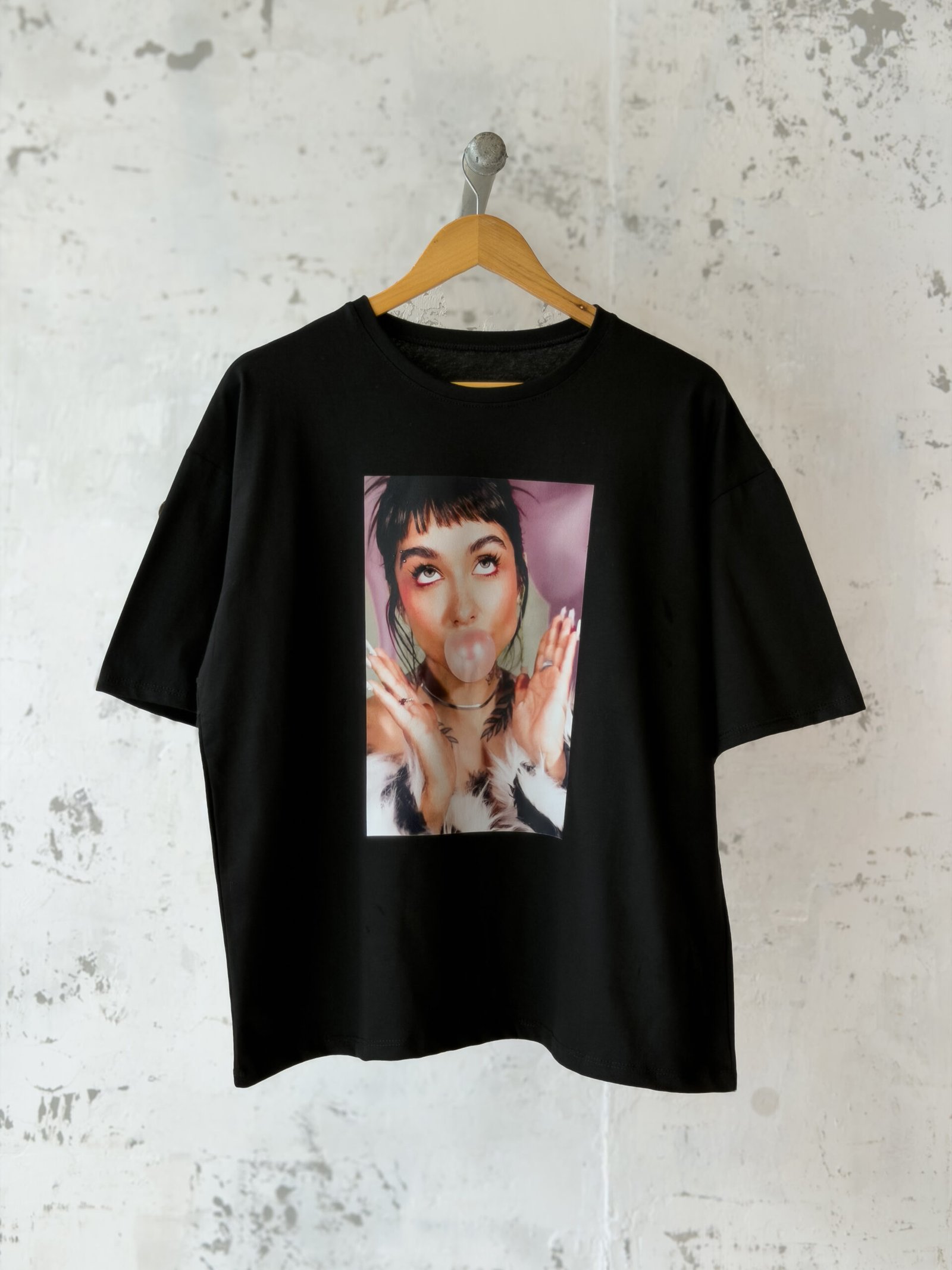 Remera Basica Over Maria Becerra Globo Ne | Ave Fenix